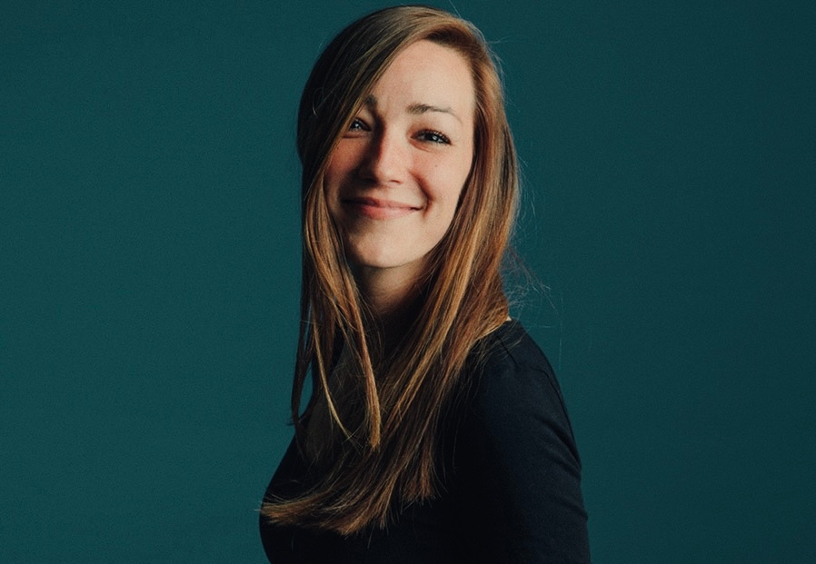 Esther Bialas — Agentur SCHLAG